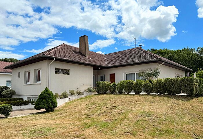 Maison 6 pièces à Pierre-de-Bresse, à vendre