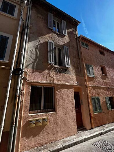 Appartement à louer - Centre Ville-Peyron, La Seyne-sur-Mer - 3 pièces