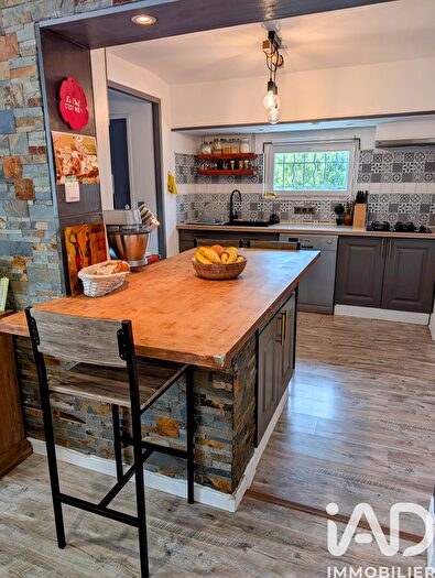 Maison à vendre - Saint-Sauveur-de-Puynormand - 7 pièces - 4 chambres