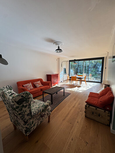 Appartement à louer - Bordeaux, Saint-Genès - 4 pièces - 2 chambres