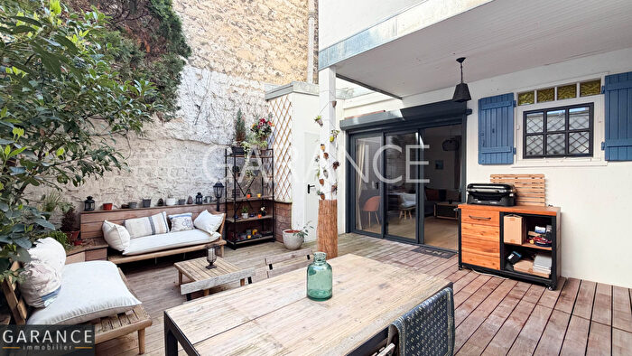 Maison à vendre - Paris e , Bel-Air, Sud - 6 pièces - 3 chambres