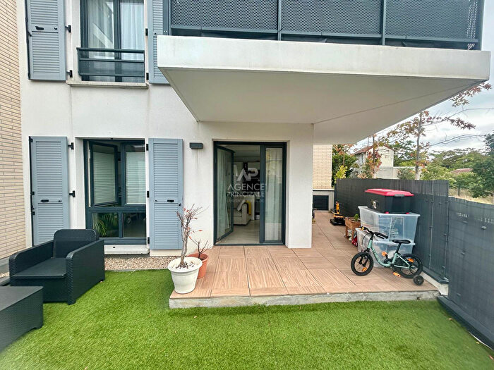 Appartement à vendre - Poissy, Saint-Exupéry - 3 pièces - 2 chambres