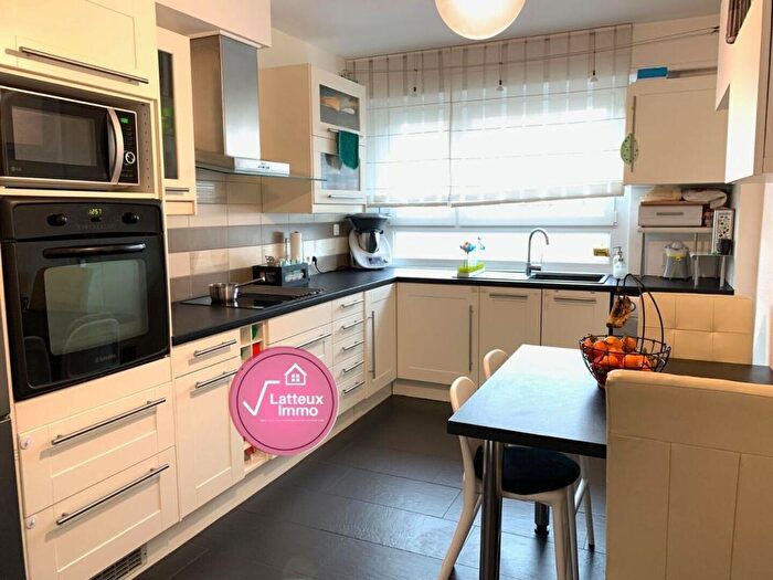 Lingolsheim, Centre-ville : Appartement 3 pièces à vendre