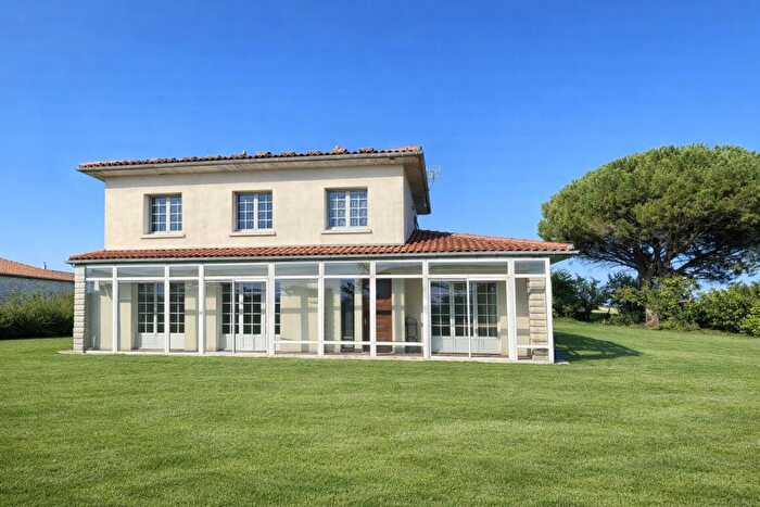 Chenac-Saint-Seurin-d'Uzet - Maison 5 pièces à vendre
