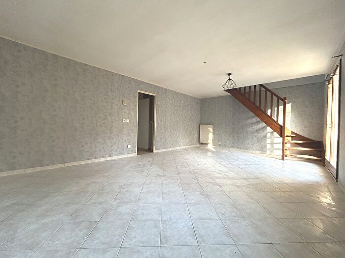 Vert-le-Petit : Maison 5 pièces à louer