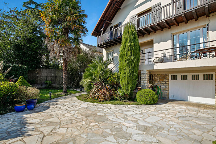 Maison 7 pièces à vendre - Chatou, Est