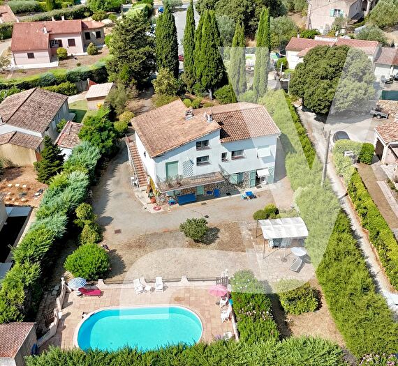 Maison à vendre - Trans-en-Provence - 6 pièces - 3 chambres