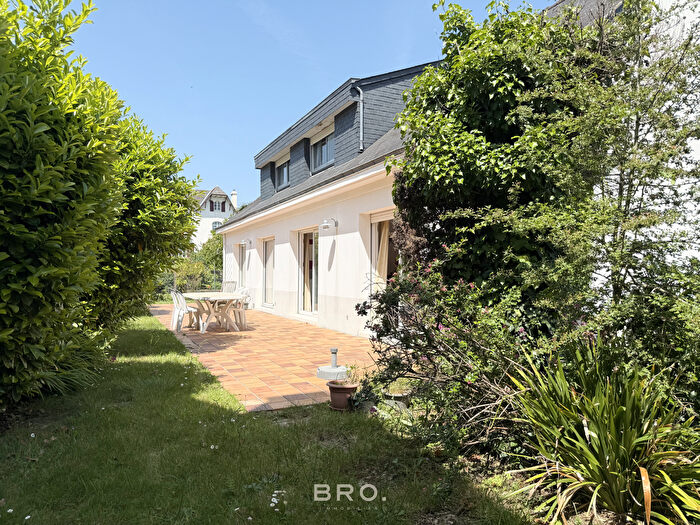 Vannes, Ouest : Maison 9 pièces à vendre