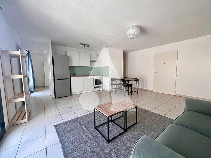 Appartement à louer - Pertuis, Centre-ville, Fours à Chaux, Claret - 2 pièces - 1 chambre