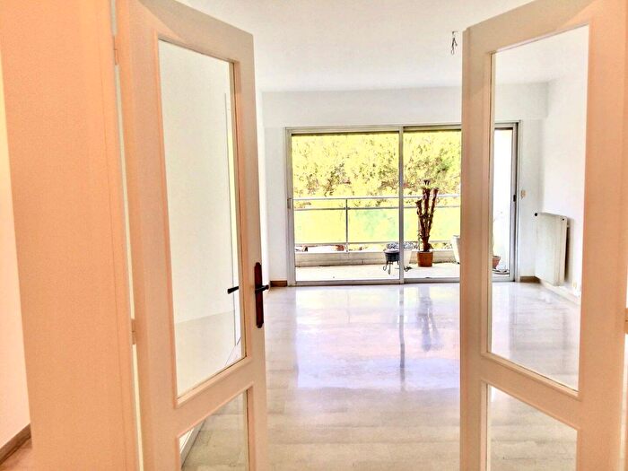 Appartement à louer - Carnot, Cannes - 3 pièces - 2 chambres