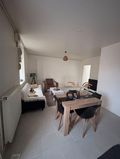 Appartement à louer - Montceau-les-Mines, Centre-ville - 2 pièces - 1 chambre