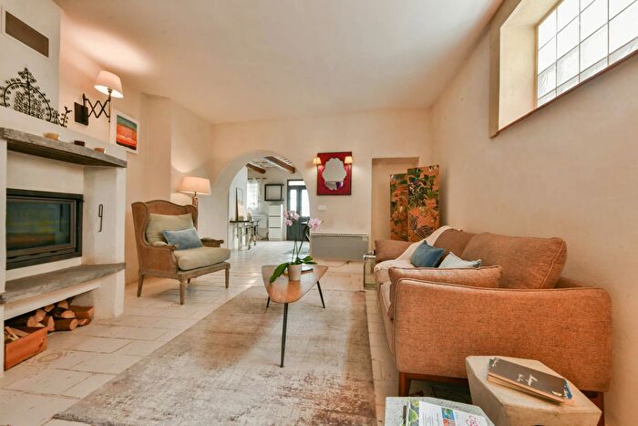 Maisons à vendre et appartements à louer - 1