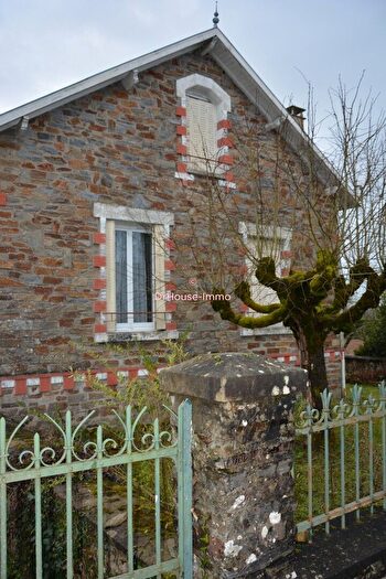 Maison à vendre - Coussac-Bonneval - 5 pièces - 3 chambres