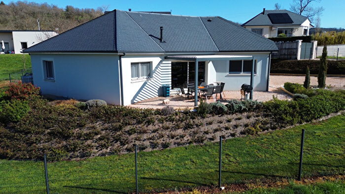 Maison 4 pièces à vendre à Saint-Laurent-d'Olt