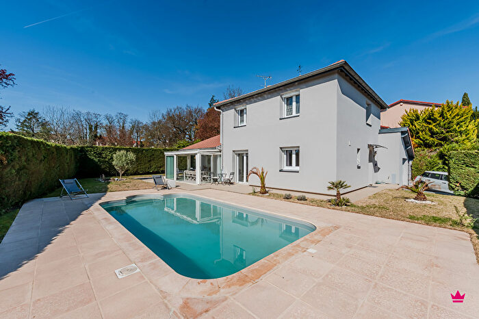 Maison à vendre - Chassieu - 5 pièces - 3 chambres