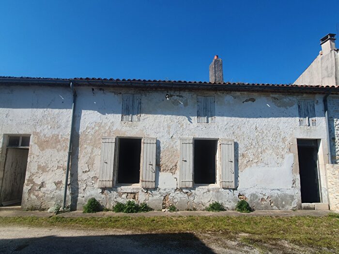 Maison 2 pièces à vendre à Saint-Romain-de-Benet