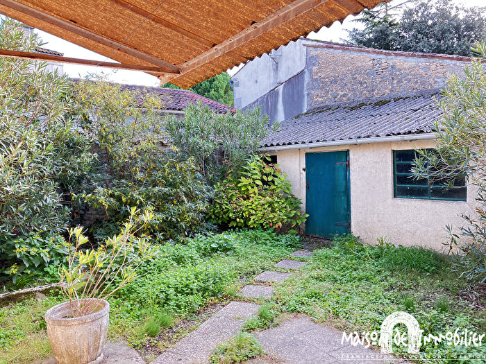 Maison à vendre - Châteaubernard - 5 pièces - 4 chambres