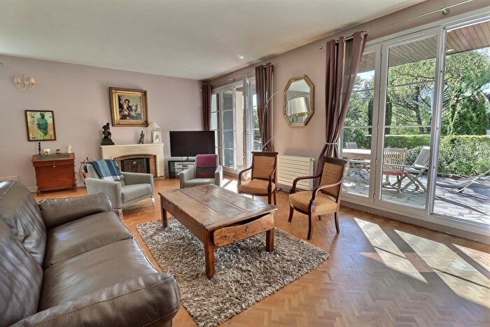 Maison à vendre - Saint-Nom-la-Bretèche - 8 pièces - 6 chambres