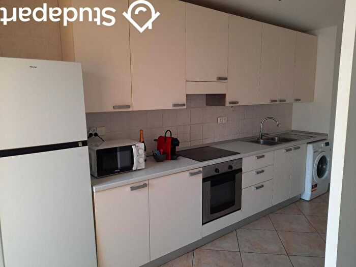 Appartement à louer - Madeleine, Nice - 1 pièce - 3 chambres