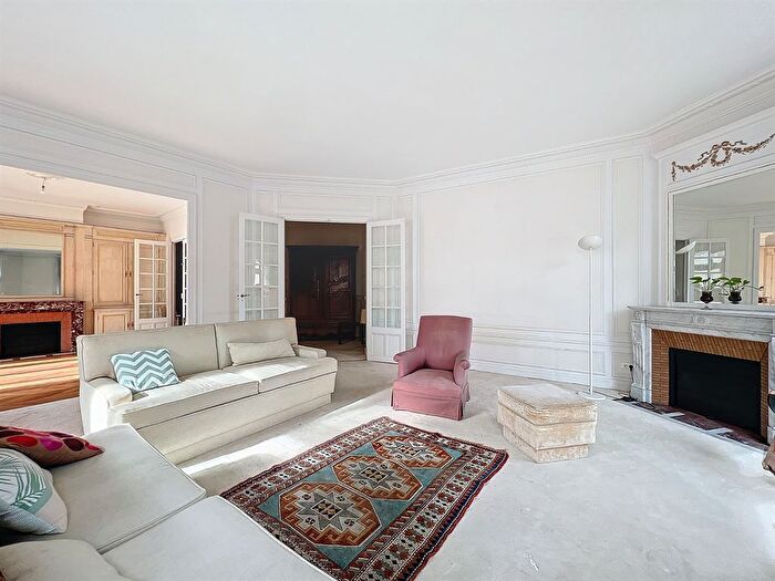 Appartement à vendre - Reims, Centre-ville - 8 pièces - 5 chambres