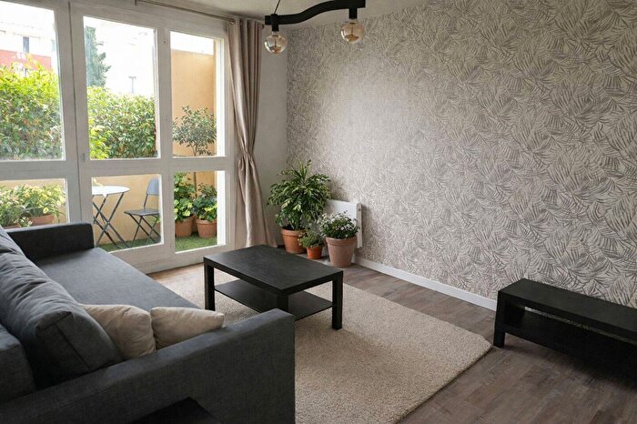 Appartement à louer - Bourg-Charité, Narbonne - 1 pièce