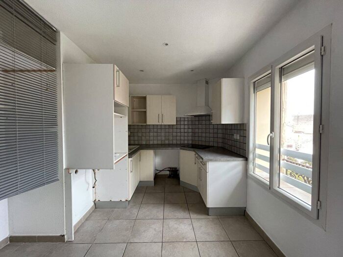 Appartement à louer - Les Platanes, Perpignan - 3 pièces - 2 chambres