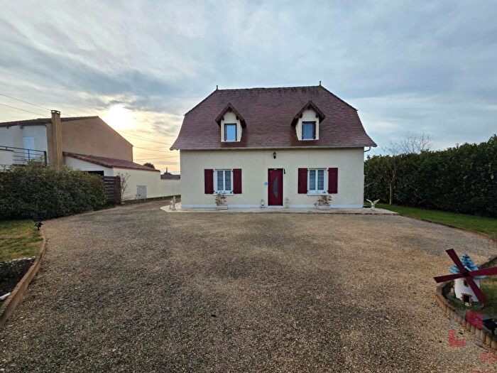 Maison à vendre - Prayssac - 5 pièces - 4 chambres