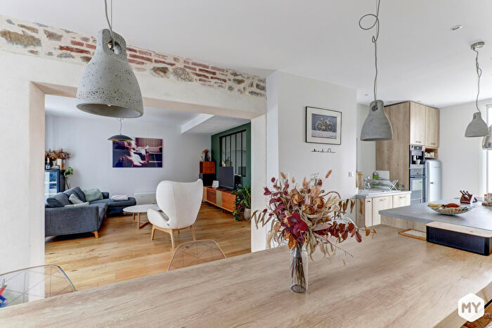 Maison à vendre - Issoire, Centre-ville, Barrière - 10 pièces - 6 chambres