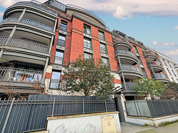 Appartement à vendre - Rosny-sous-Bois, Centre-ville - 3 pièces - 2 chambres