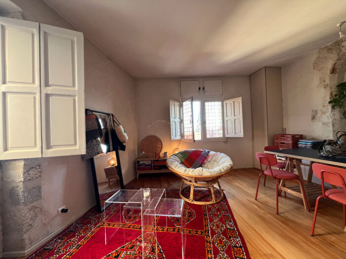 Appartement à louer - Avignon, Palais des Papes, Zone Piétonne - 2 pièces - 1 chambre