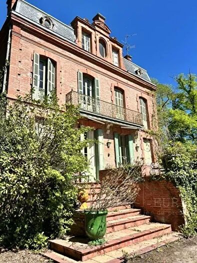 Maison 14 pièces à Rouffiac-Tolosan, à vendre