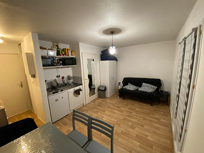 Appartement à louer - Vannes, Gare - 1 pièce