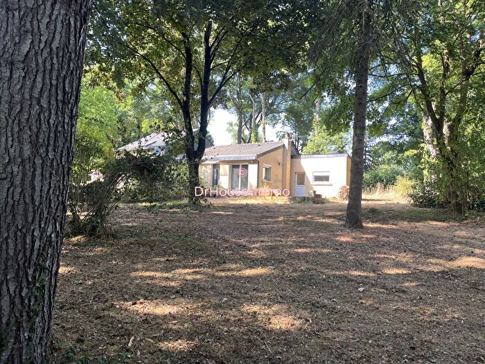 Maison à vendre - Soulaire-et-Bourg - 6 pièces - 3 chambres