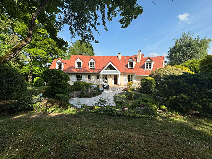 Maison 9 pièces à Thoiry, à vendre