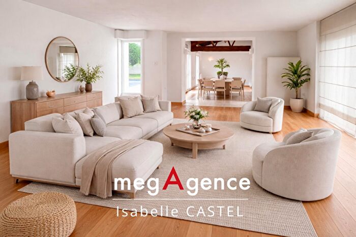 Maison à vendre - Château-dOlonne, Le Petit Paris, Le Village du Bois de Saint-Jean - 8 pièces - 5 chambres