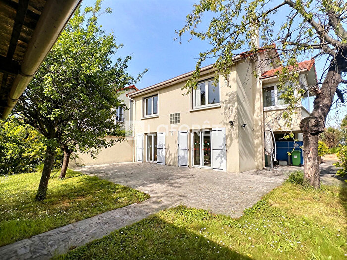 Maison 5 pièces à vendre à Vitry-sur-Seine, Paul Forment, La Ferme