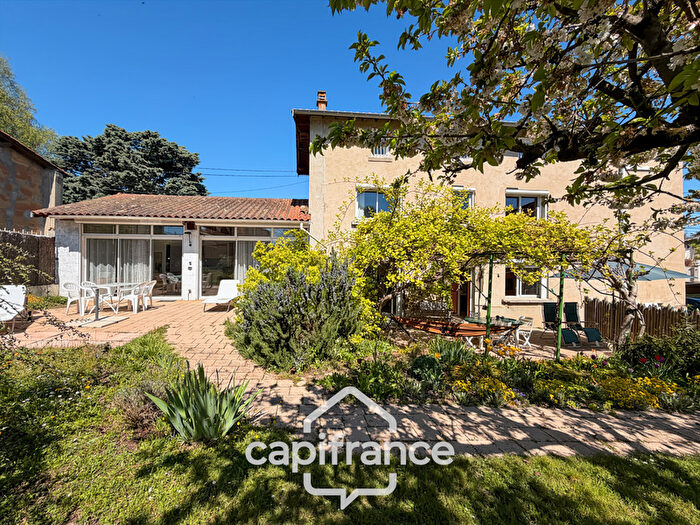 Maison à vendre - Saint-Prim - 6 pièces - 5 chambres