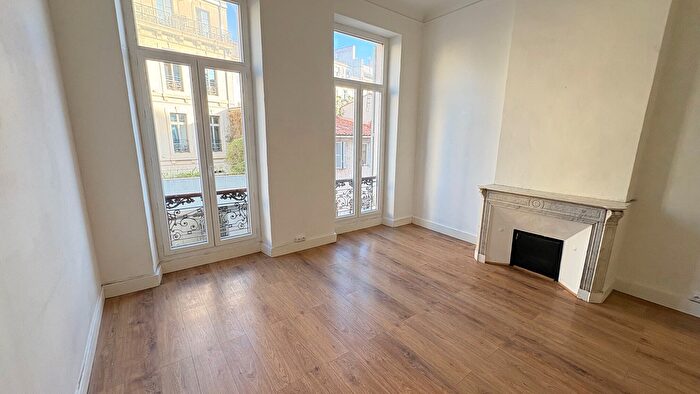 Appartement à louer - Marseille e , Palais de Justice - 3 pièces - 2 chambres