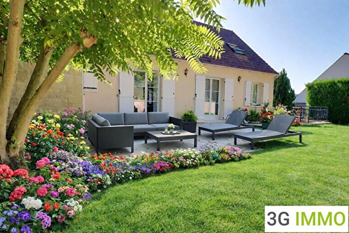 Maison à vendre - Verneuil-en-Halatte - 7 pièces - 4 chambres