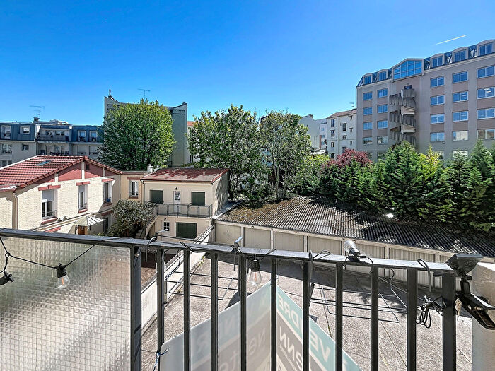 Appartement 3 pièces à vendre à Issy-les-Moulineaux, Les Iles, La Ferme