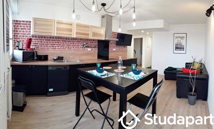 Appartement à louer - Grand Parc, Bordeaux - 1 pièce - 1 chambre