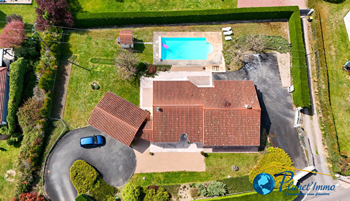 Maison à vendre - Saint-Bonnet-les-Oules - 6 pièces - 4 chambres
