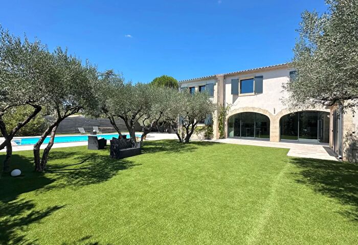 Maison à vendre - Saint-Maximin - 8 pièces - 4 chambres