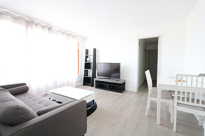 Appartement 3 pièces à Orléans, Gare, à louer