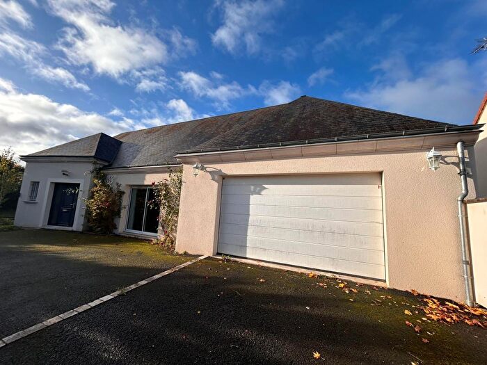 Maison à vendre - La Chaussée-Saint-Victor - 5 pièces - 4 chambres