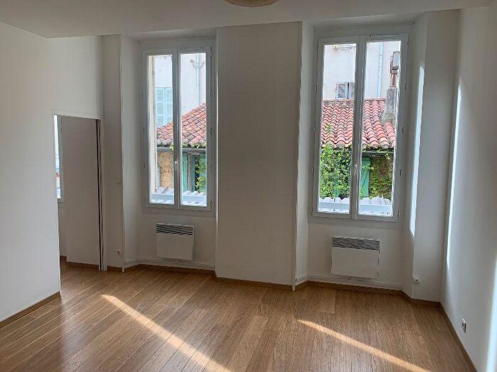 Appartement à louer - Marseille e , Castellane - 2 pièces - 1 chambre