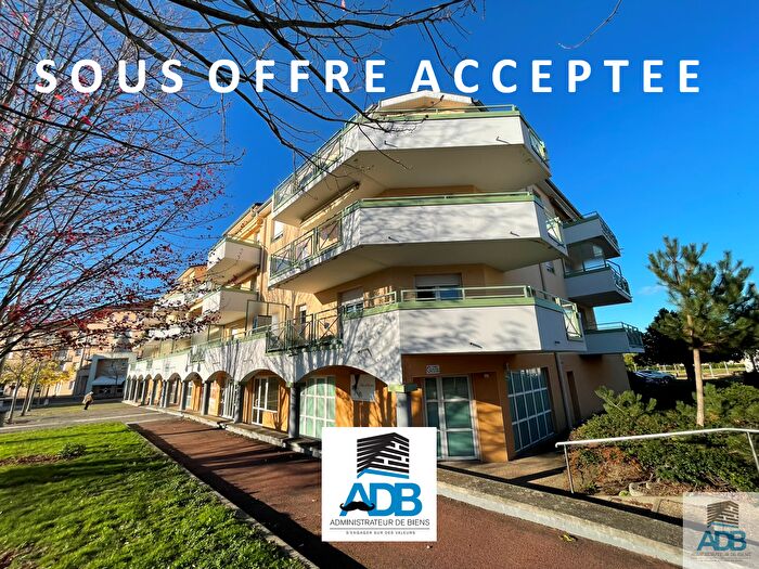 Appartement à vendre - Riorges - 4 pièces - 2 chambres