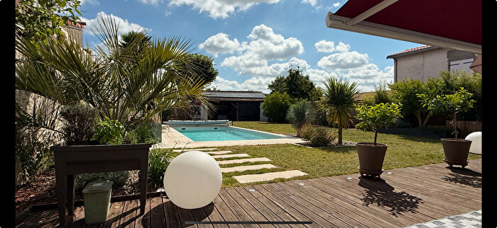 Maison à vendre - La Roche-sur-Yon, Pyramides, Jean-Yole - 7 pièces - 4 chambres