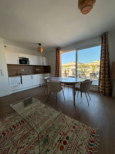 Appartement 2 pièces à Quartiers Nord-Est, Jeanne d'Arc, à louer