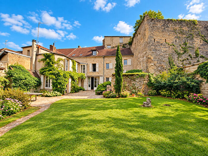 Maison 9 pièces à Senlis, Centre-ville, à vendre